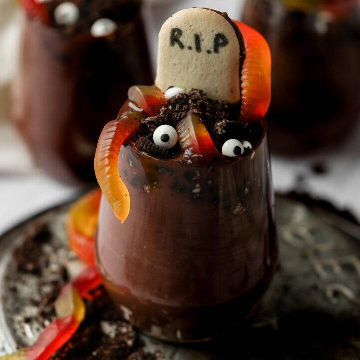 Halloween Dirt Pudding | Sturbridge Bakery